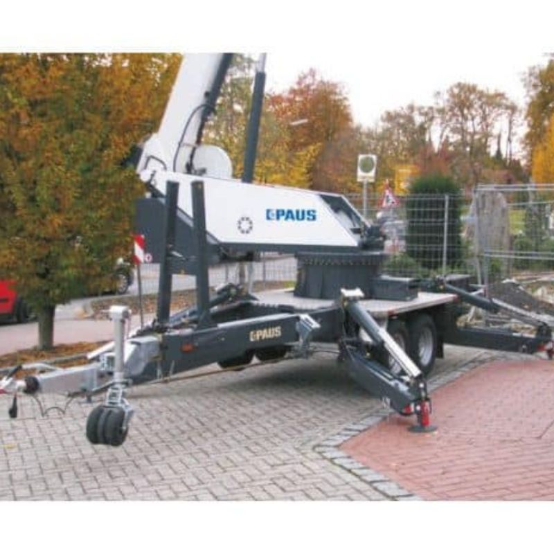 Descubre la grúa pequeña de obra automontante | UNIC